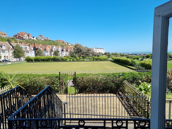 Long Stay £-Negotiable! Seafront Apartment+garden - Battle