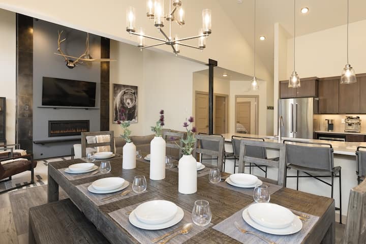 Modern Upper Pines Chalet - Big Sky, MT