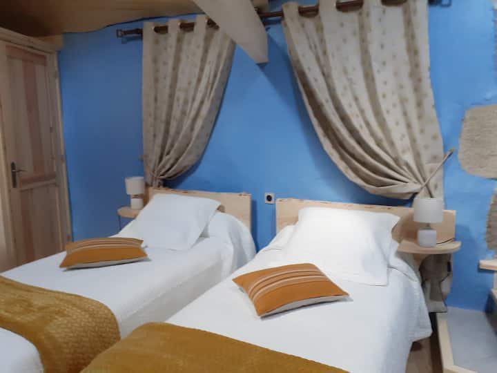 Chambre Bleuet - Saint-Chély-d'Apcher