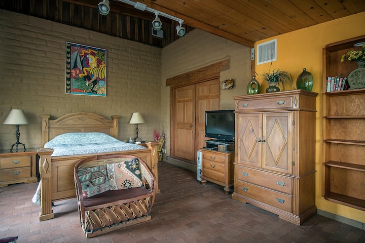 Studio De Sonora-hot Tub Retreat At Alma Del Sol - Carousel, Tucson