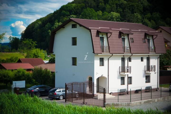 Vila Teodora Caciulata - Călimănești