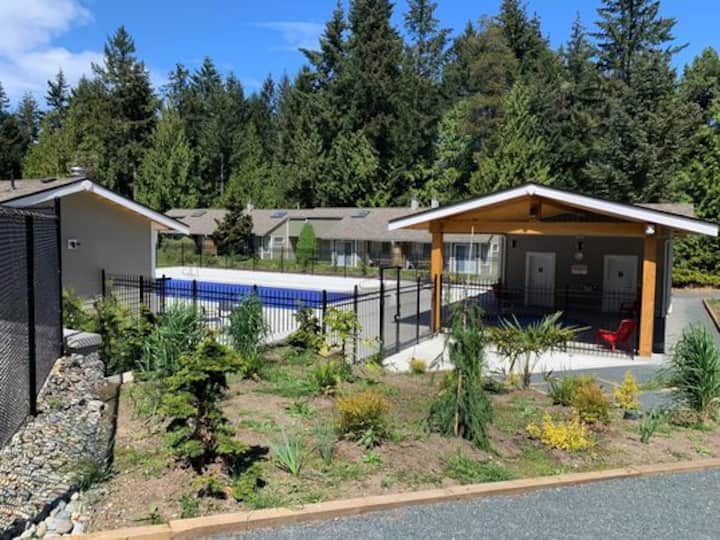 Parksville Rathtrevor Beach & Pool One Bedroom - Parksville