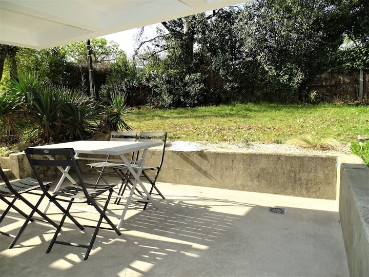 Appt Très Agréable En Rez De Jardin D'une Villa. - Royan