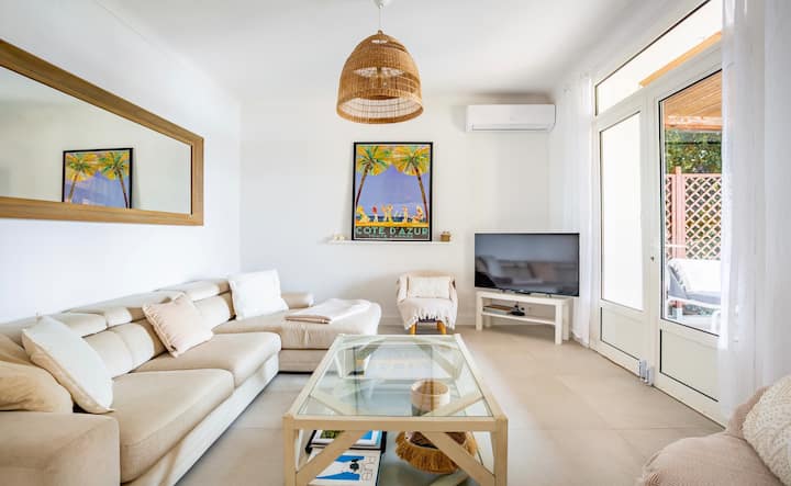 Proche Plage Et Centre. Villa Rénovée Avec Vue Mer - Sainte-Maxime