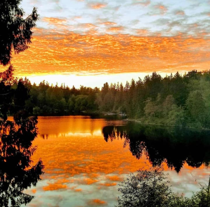 Lake Escape: Hot Tub & Sauna, Kayaks & Dock - Marysville