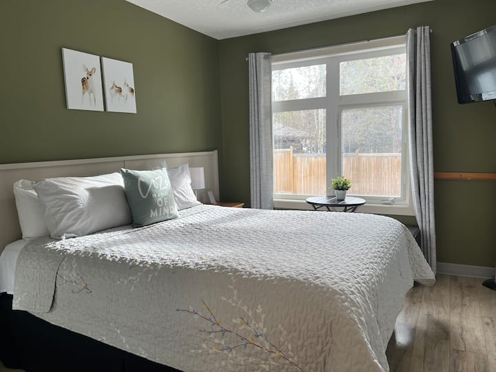 1br & 1ba Hotel Room/ac, Ug Parking Cls Dt Canmore - Canmore