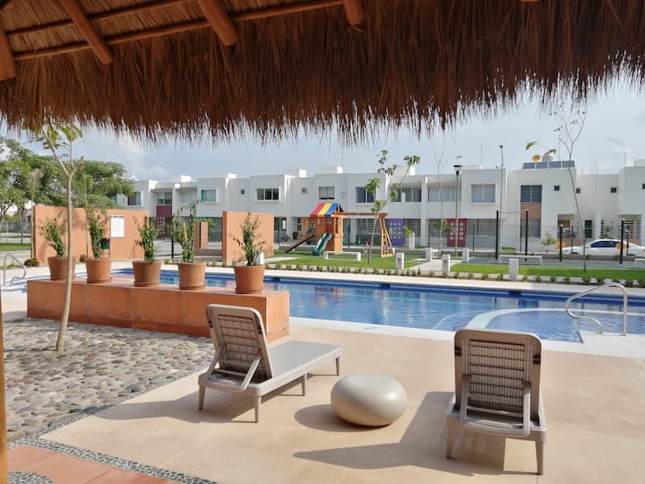 Casa Nueva En Coto / Alberca / Juegos / Wifi - Manzanillo