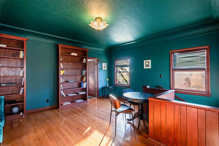Guest Suite In Art Deco Mansion By The Beach - Long Beach, CA