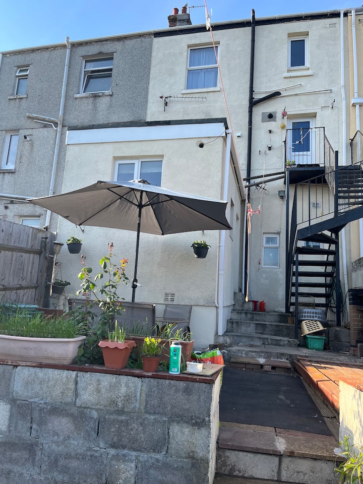 Entire Flat Just For You - Noss Mayo