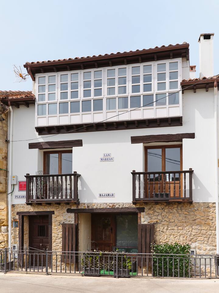 Bajamar. Apartamentos Las Mareas. - Comillas