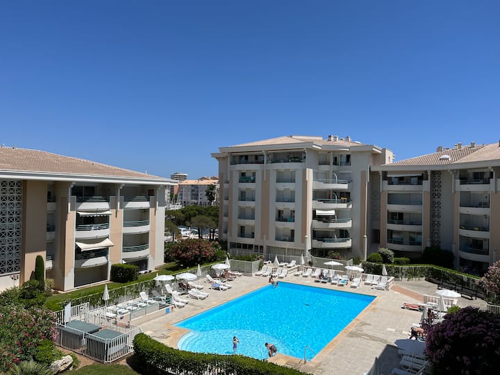 Jolie T2 A 3 Min De Plages Avec Piscine Et Garage - Fréjus