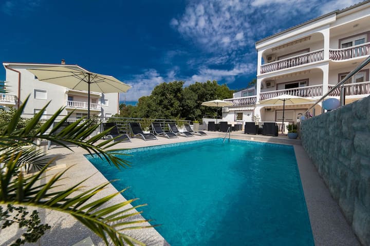 Villa Redzic Luxury Apartment**** - Selce