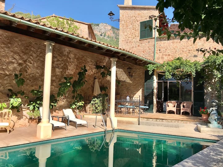 Sprawling Gated Villa With Pool And Orange Grove - Sóller