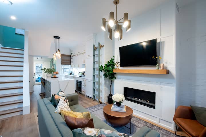 East Side Toronto Townhouse Feat. On Hgtv Styled - Toronto