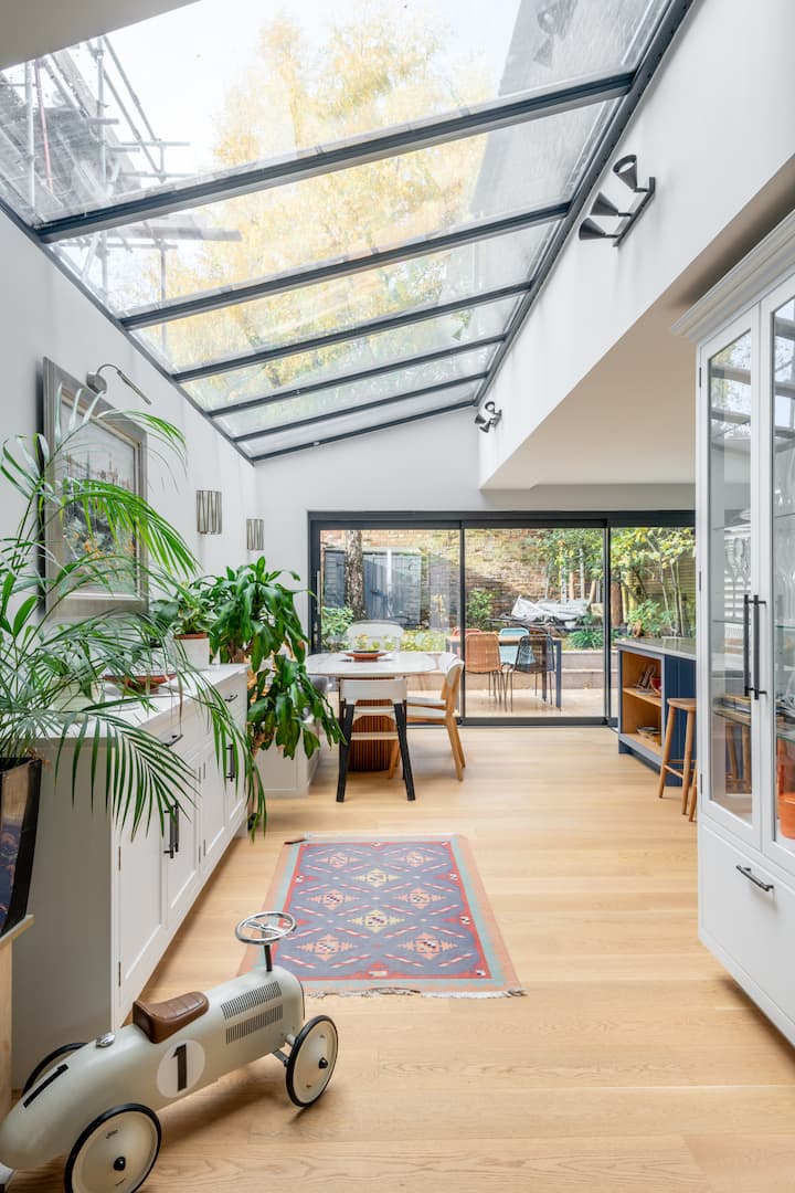 Spacious 5-bedroom House With Private Garden - Londra