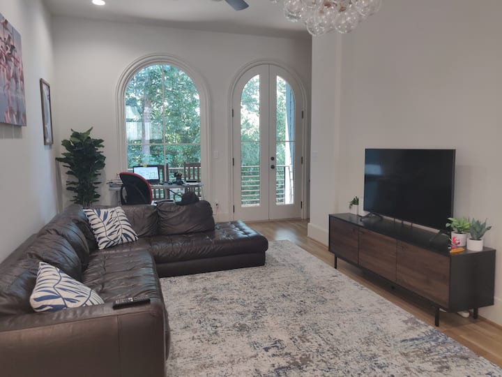 Posh Room In Beautiful Lake Claire Atlanta - Atlanta, GA