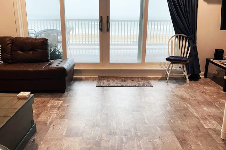 Oceanfront  Condo With Breathtaking View Remodeled - Old Orchard Beach, ME