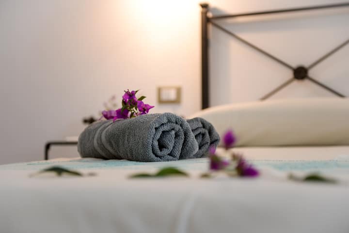 ★Sea View Studio W/ Pool ⛱Beachfront/ Wi-fi & A/c - Sant Antoni de Portmany