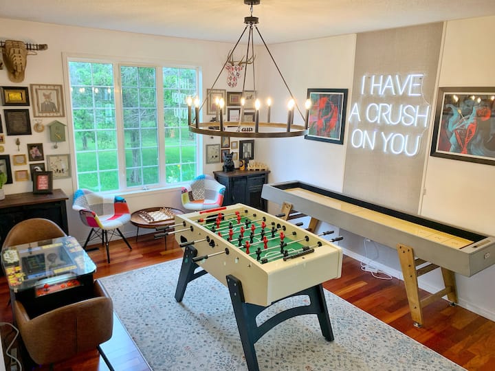 ♥ The County Crush Modern Farmhouse ♥ - Ontario