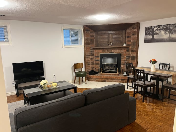 Fully Furnished Basement Apartment - Yorkville University