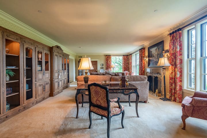 Private 1 Bedroom Suite In French Country Estate - Paoli Peaks, IN