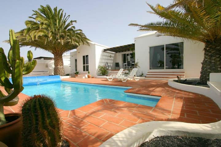 Stunning Private 3 Bed Villa With Heated Pool - ランサローテ島