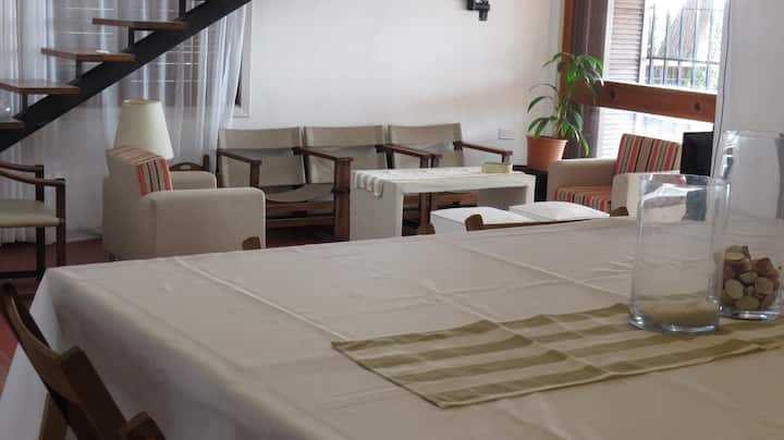 "Espectacular Casa, Con Exclusiva Vista Al Rio" - Rosario