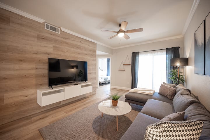 Newly Renovated One Bedroom Haven | Las Vegas - Las Vegas, NV
