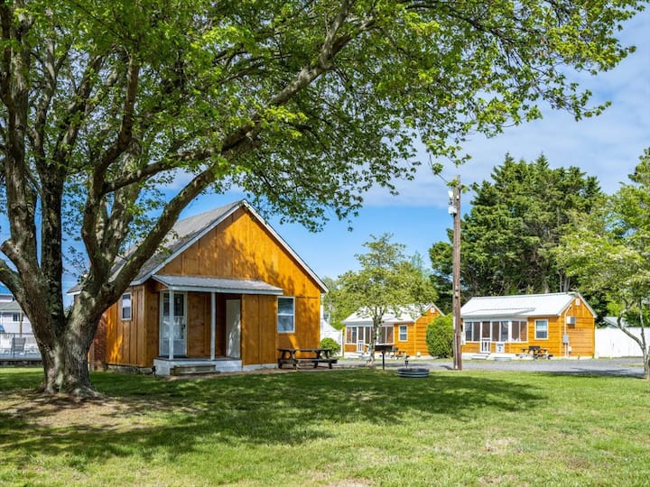 Spacious Poolside 2 Br Cabin By Herring Creek - Ocean City