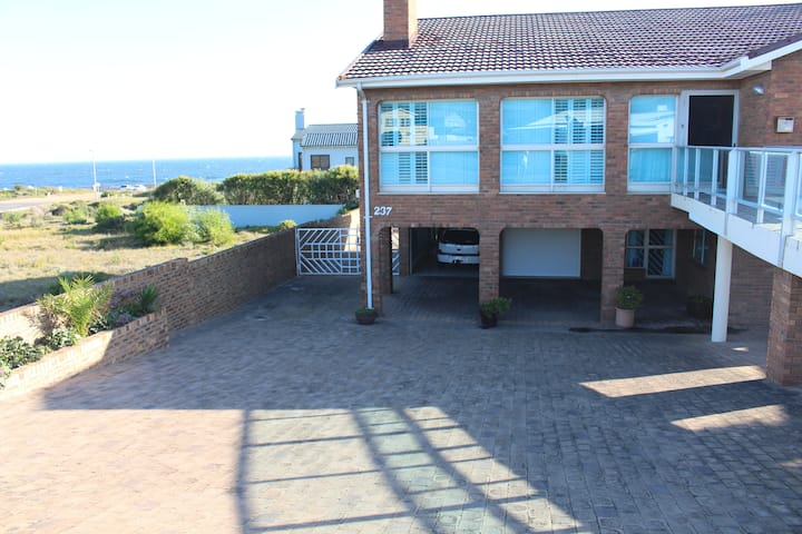 Sandbaai Self Catering Apartment - Hermanus