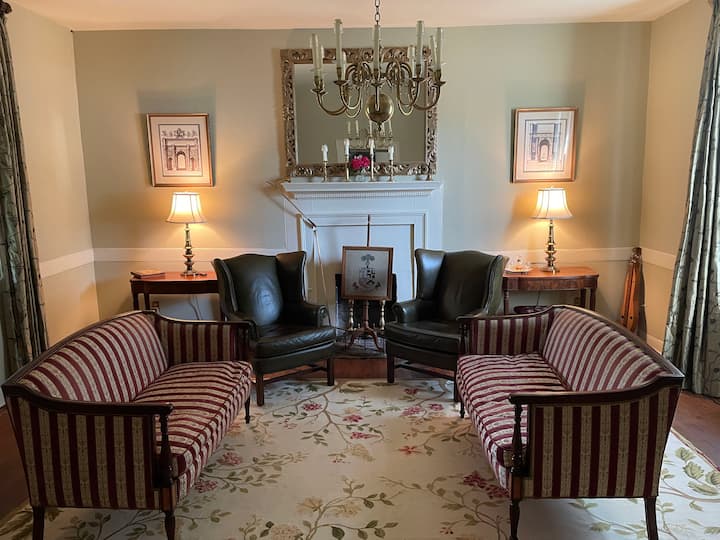 Colonial Charm - Richmond, VA