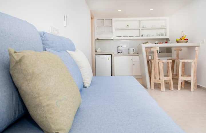 Ruby Apartment For 2, Sea & Sunset Views - Paros