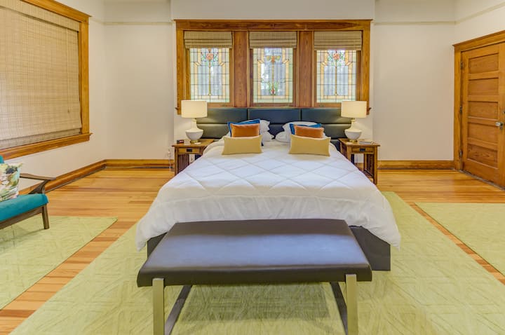 Private Luxury Suite At Oak Hall Bed And Breakfast - Vicksburg, MS