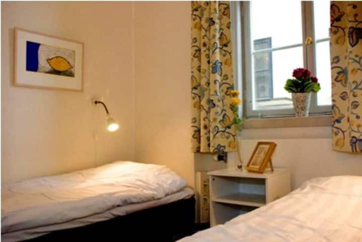 Tvåbäddsrum Med Delat Badrum På Dockside Hostel - Stockholm