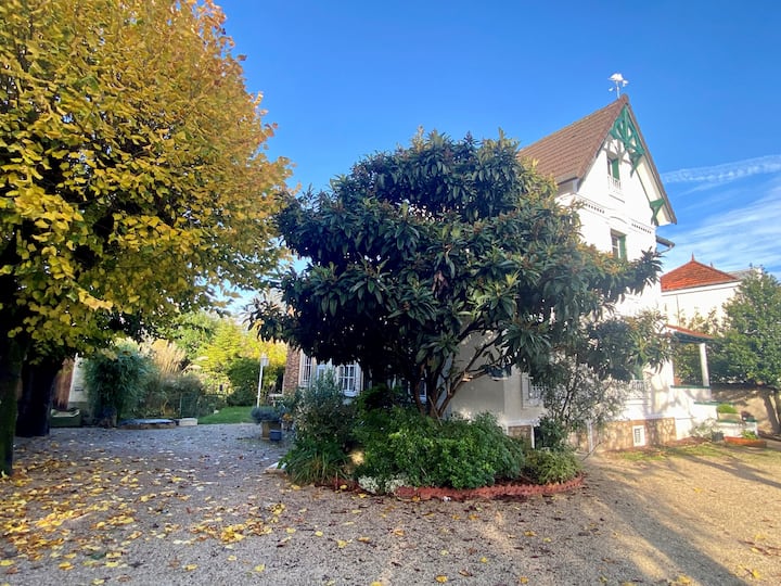 Charmante Et Spacieuse Meulière - Boissy-Saint-Léger