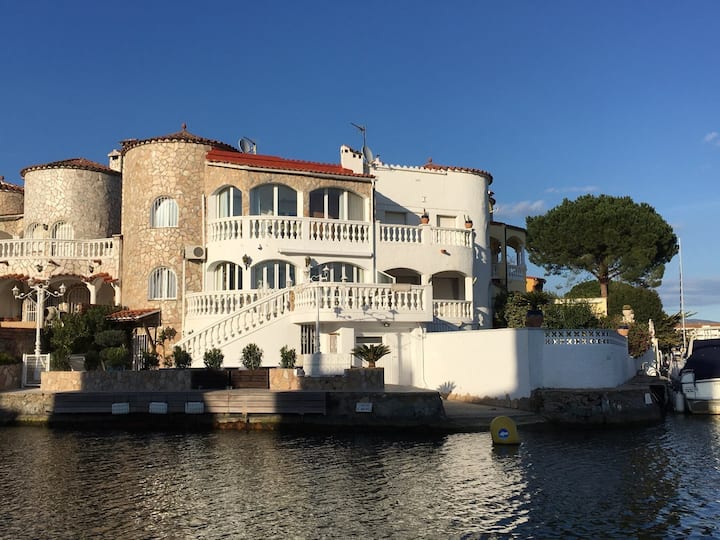 Villa Sur Les Canaux Avec Piscine Privée - Empuriabrava