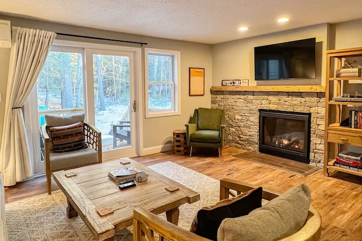 The Evergreen Haus | Amazing North Conway Location - Conway, NH