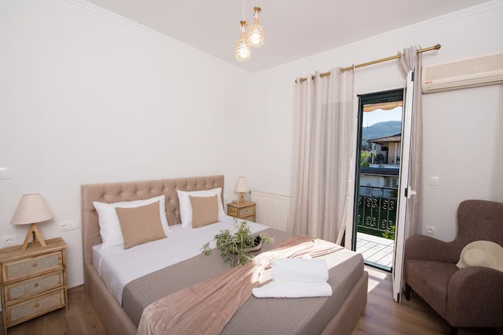 Entire Apartment, 70m From The Sea, 5people, Mount - Lefkada