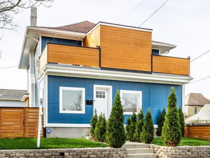 Urban Lux, Hot Tub, Secret Door Basement - Indianapolis, IN