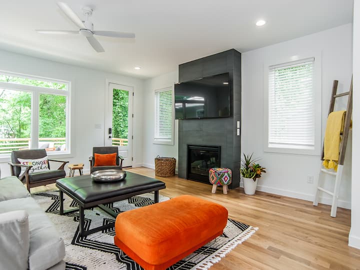 3 Bedroom Modern Home Downtown - Raleigh, NC