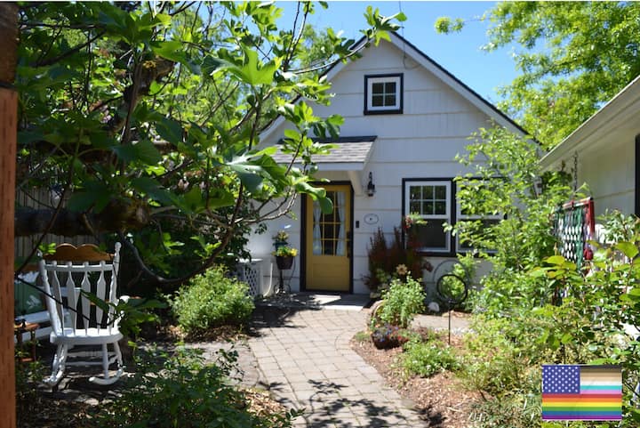 Marguerite's Cottage Multnomah Village Portland Or - Portland, OR