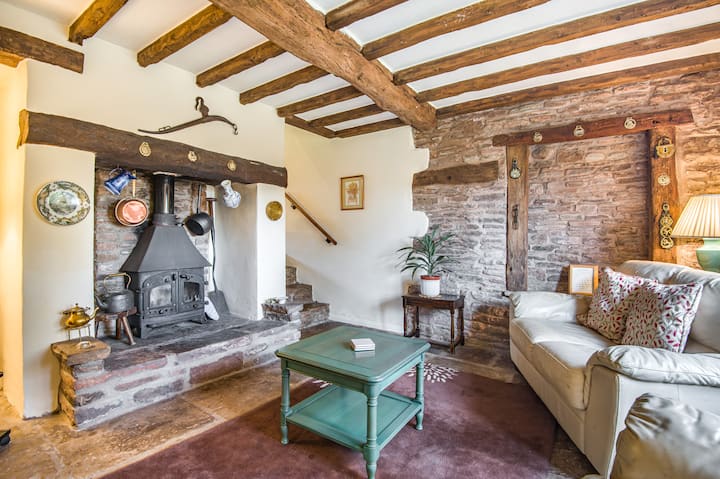 Wood Cottage: Monmouthshire Holiday Accommodation - Symonds Yat