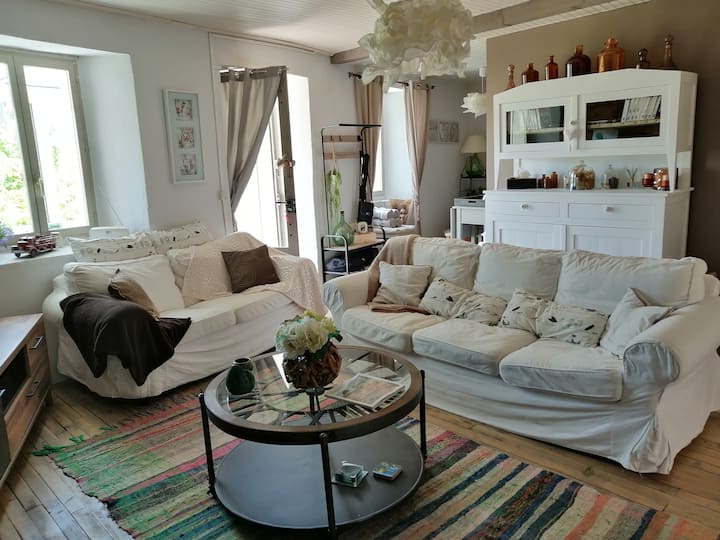 L'ostalou Du Puech
Chambre Rose - Entraygues-sur-Truyère