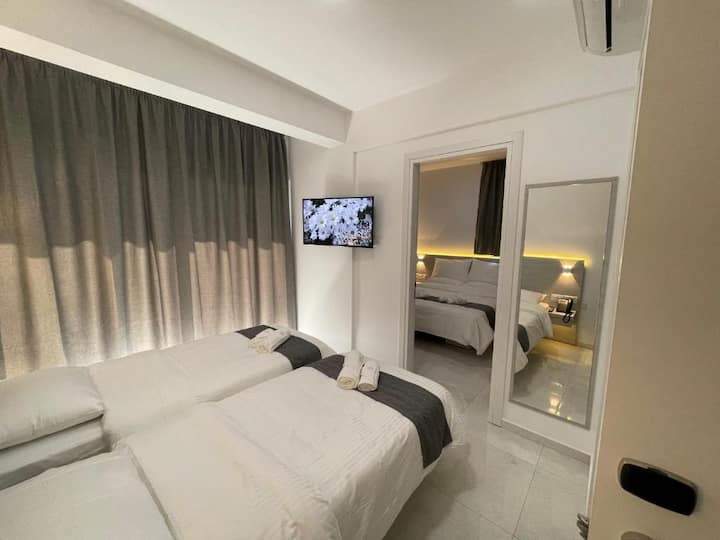 Suite For 4 Persons In La Veranda Hotel - Larnaca