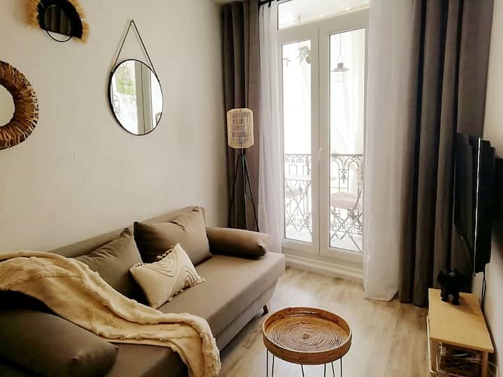 Studio L'ostal Plein Centre Avec Balcon - Narbonne