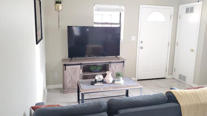 Private 1-br Cottage Near Downtown Winslow - Winslow, AZ