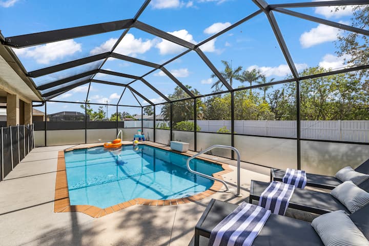 Tropical Family Friendly Home With Heated Pool! - Cape Coral, FL