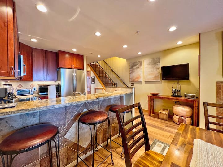 3 Bdrm @ Heart Of Resort, Hot Tub & Private Sauna! - Crested Butte, CO
