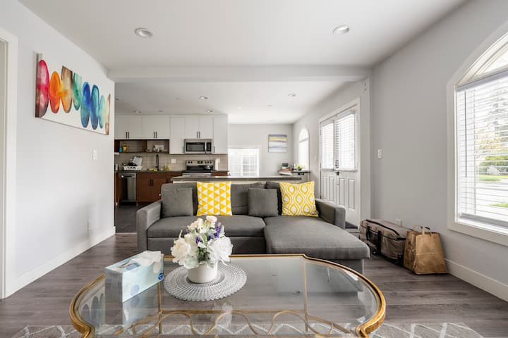 Cozy Room & Attached Private Bathroom - Menlo Park, CA