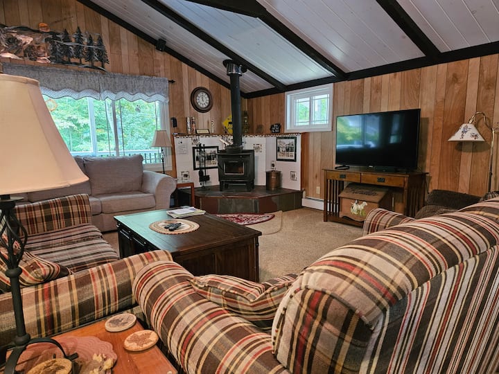 Tucked Away In A Private Neighborhood - Conway, NH